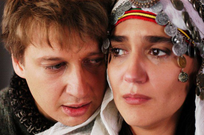 Българско кино - Маймуни през зимата (2006)